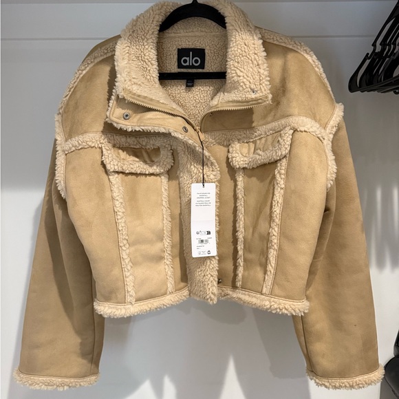 ALO Yoga | Jackets & Coats | Alo Yoga Faux Shearling Snowfall Cropped ...
